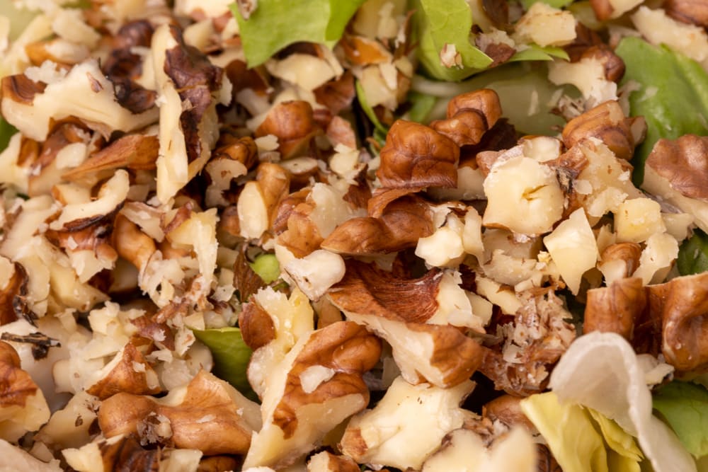 Do Walnuts Go Bad? - Does It Go Bad?